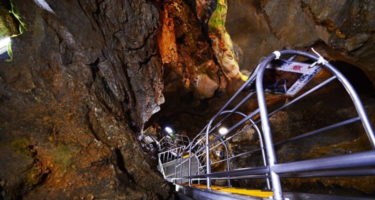 Enjoy exploring! 5 Caves for Day Tours from Osaka | tsunagu Japan